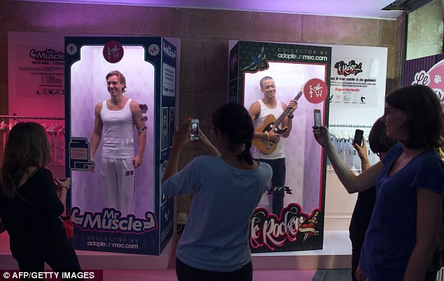 Single men toured around France in toy boxes in dating website PR ...