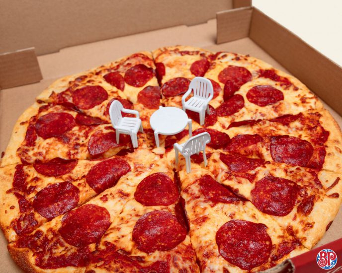 Boston Pizza adds patio chairs to its pizza ‘table’ | Famous Campaigns Boston Pizza adds patio chairs to its pizza ‘table’ | Famous Campaigns