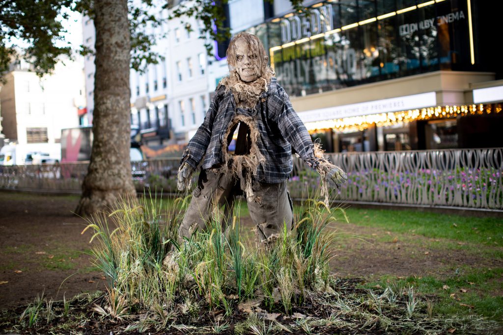 Leicester Scare! Morning Commuters Pranked by Terrifying Movie ...