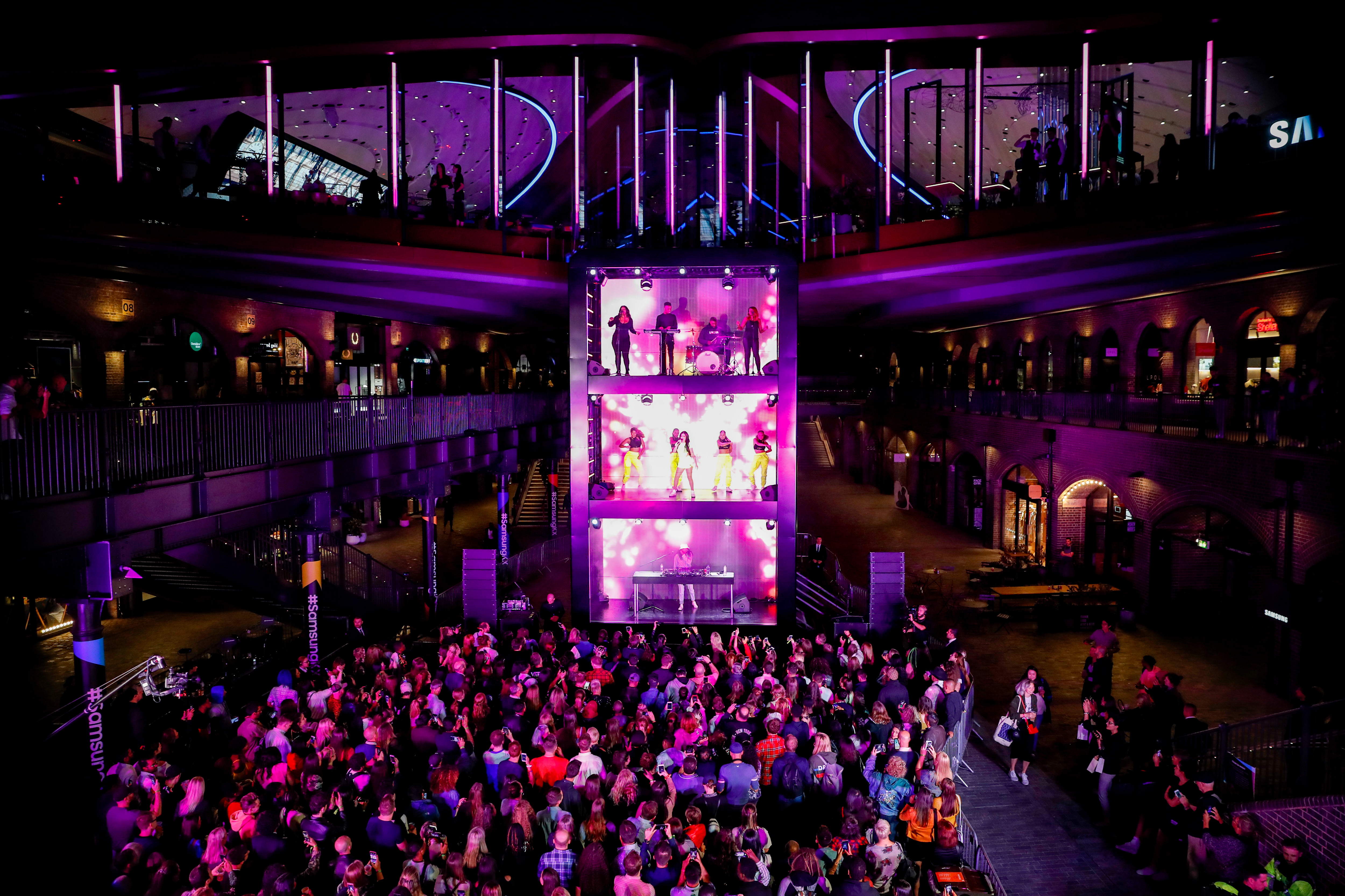 Samsung KX Celebrates Official Launch With World’s First Vertical Stage ...