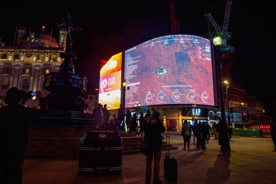 Nasa teams up with Ocean Outdoor and Landsec to stream Mars landing on ...