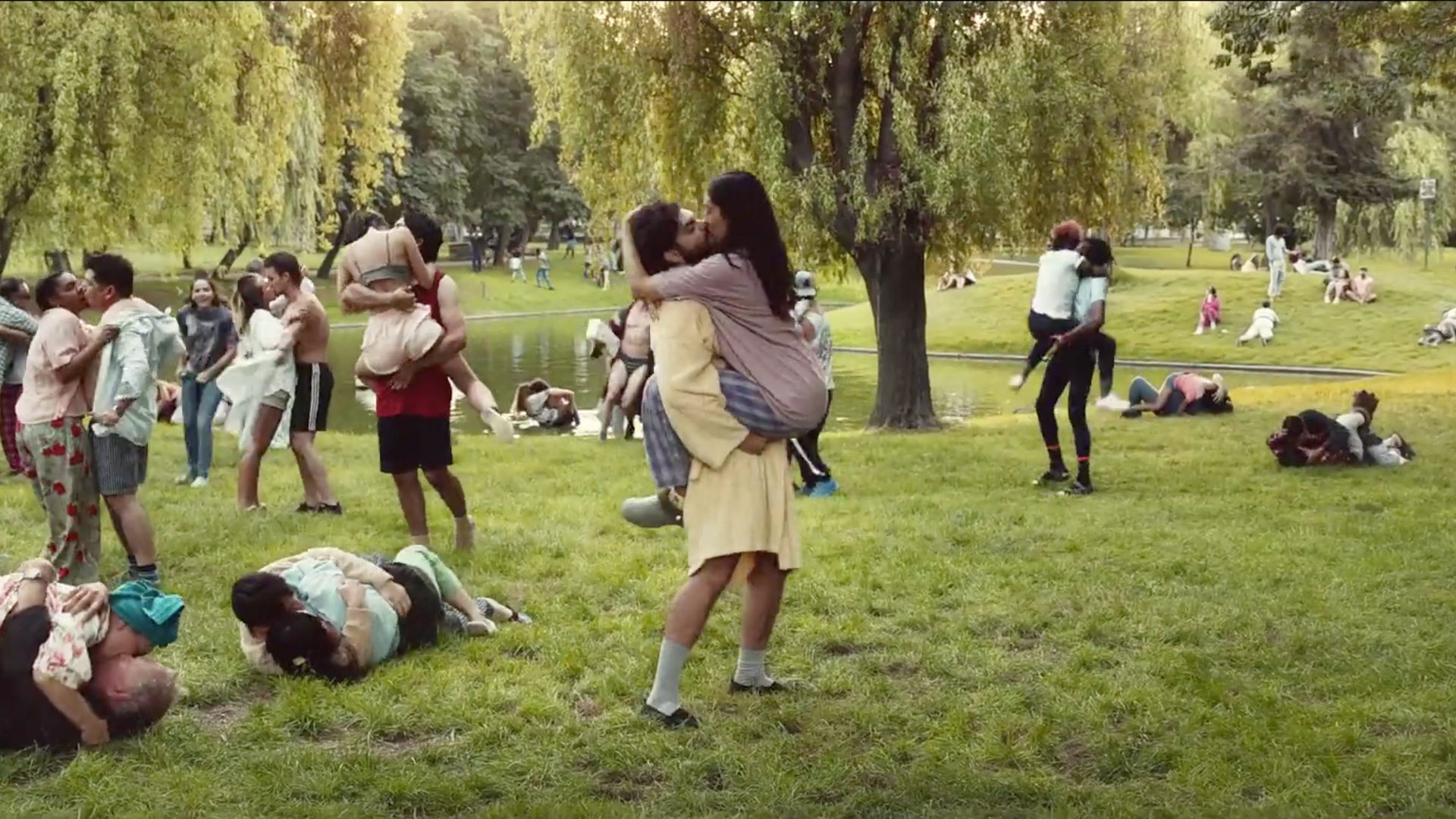 New Extra gum ad celebrates the joy of life post-lockdown | Famous ...