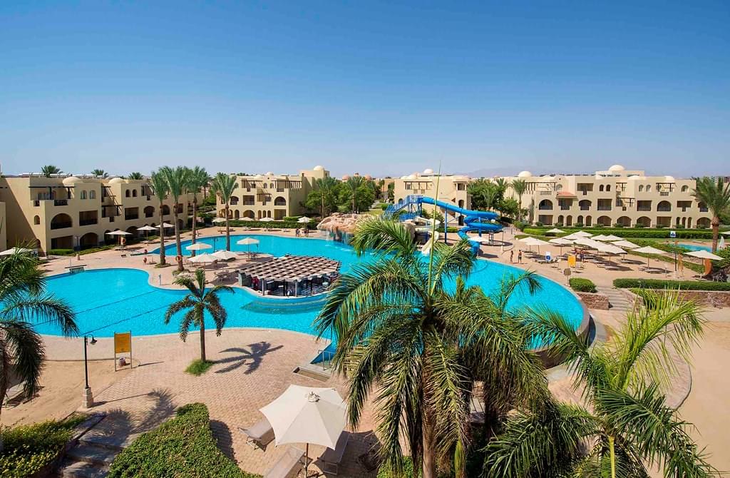 EasyJet Holidays Launch 28 day UK Escape Break Famous Campaigns