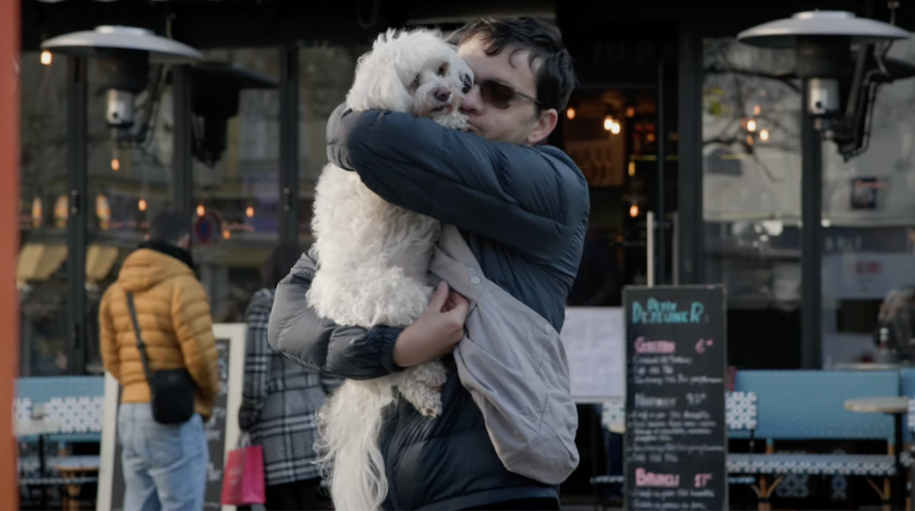 Heartwarming: UNIQLO launches new HeatTech line with a warm hug ...