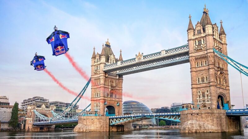 Red Bull gives wings to skydivers soaring through London Bridge ...
