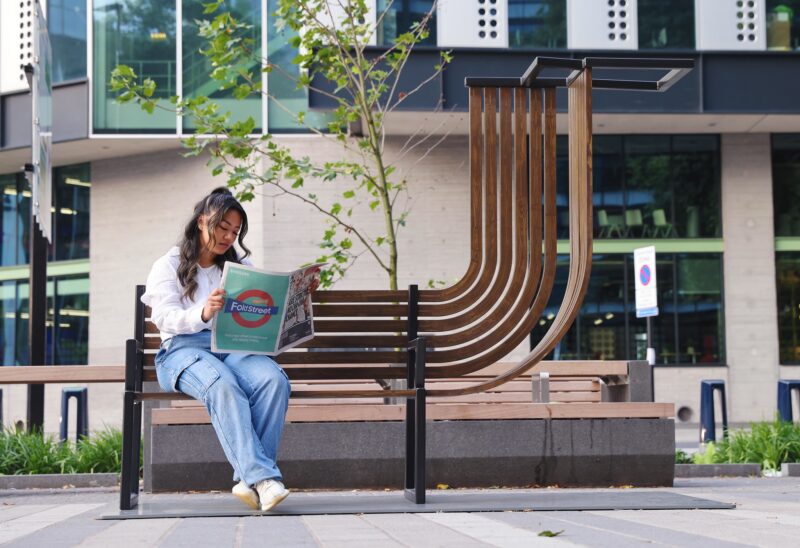 Samsung folds London bus for new phone launch | Famous Campaigns