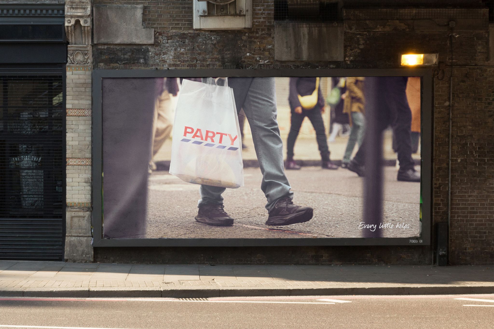 Tesco drops logo from bags | Famous Campaigns