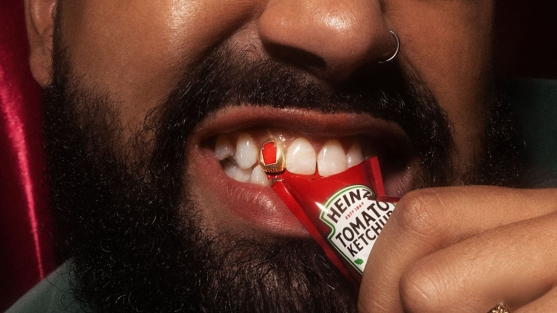 Heinz grillz make sachet opening a whole lot easier | Famous Campaigns