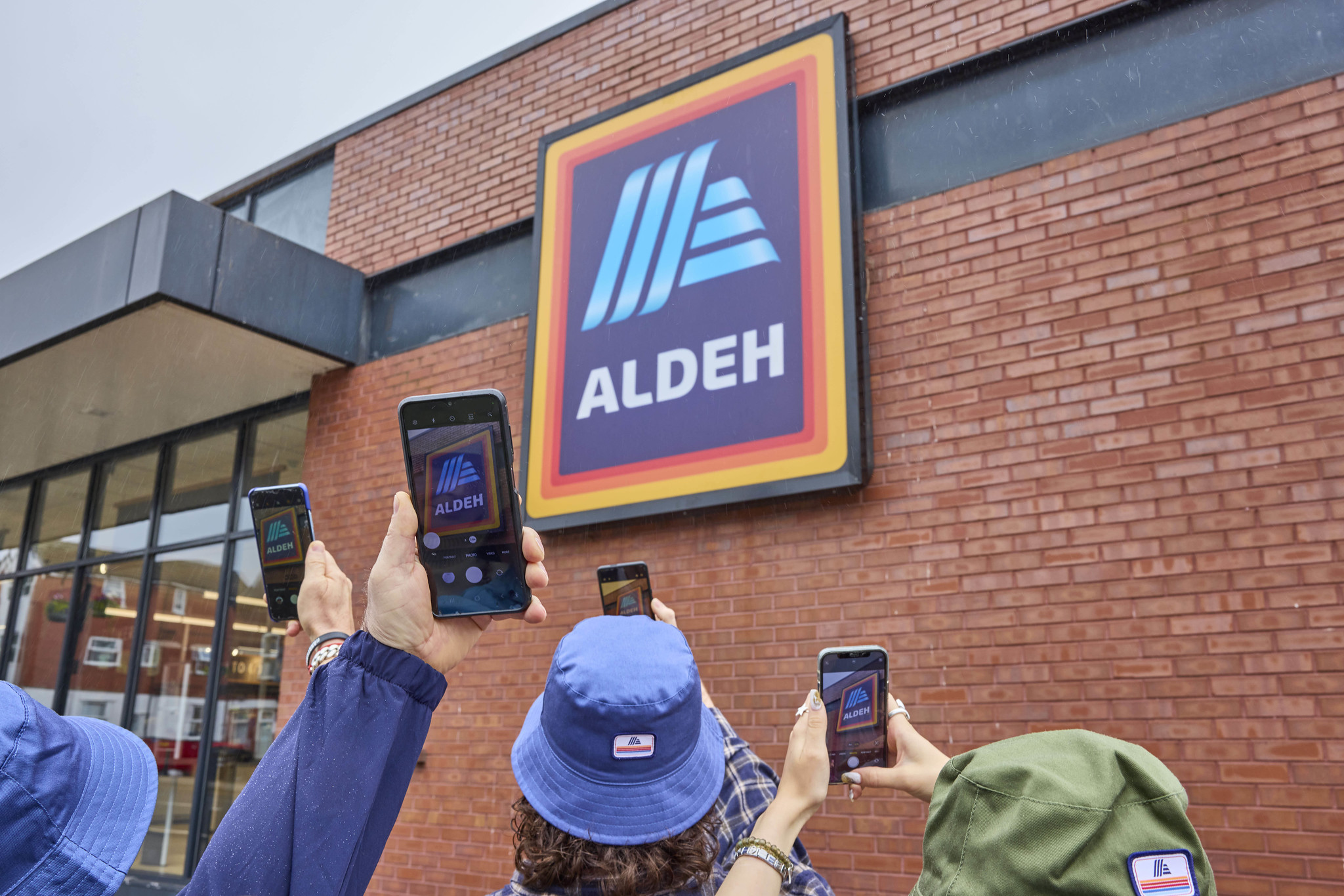 Aldi goes full manc with ‘Aldeh’ rebrand ahead of Oasis homecoming ...