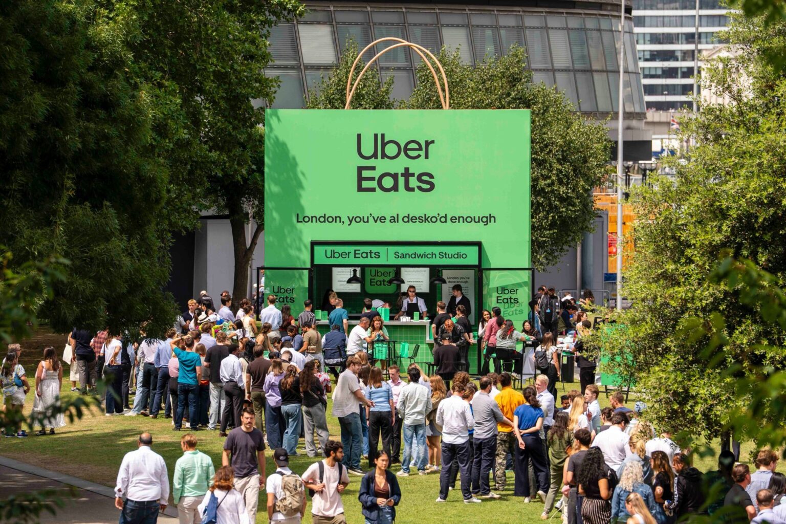 Uber Eats pops up with XL ‘bag restaurant’ | Famous Campaigns
