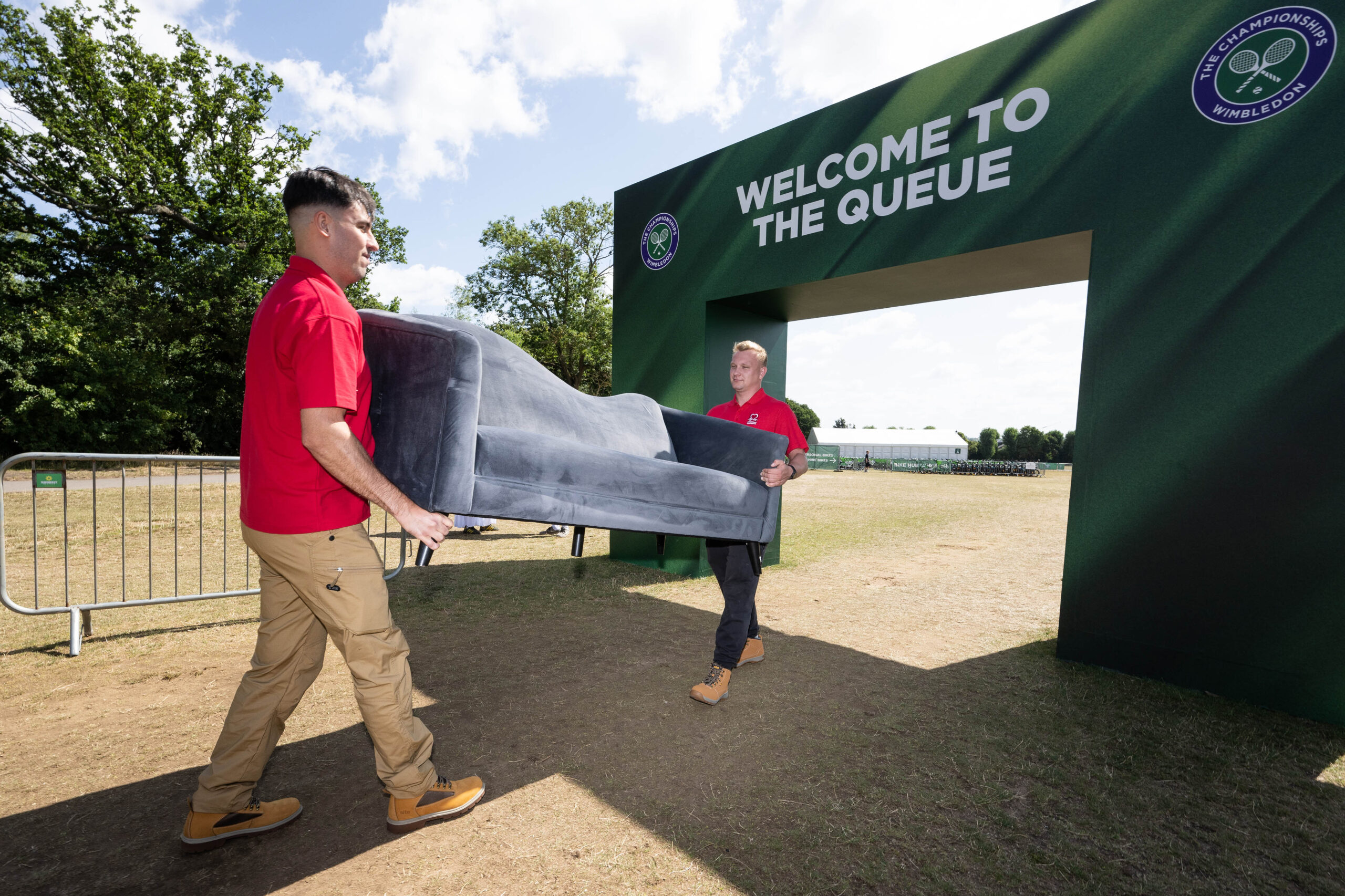 Sofa surprise brings comfort to the Wimbledon queue | Famous Campaigns