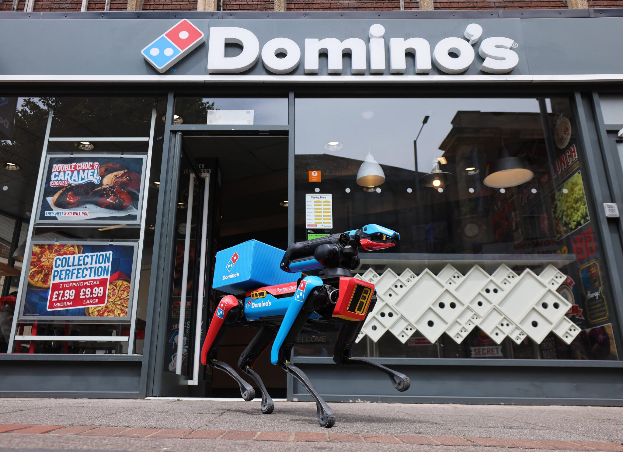 Domino’s trial robot dog for pizza deliveries | Famous Campaigns