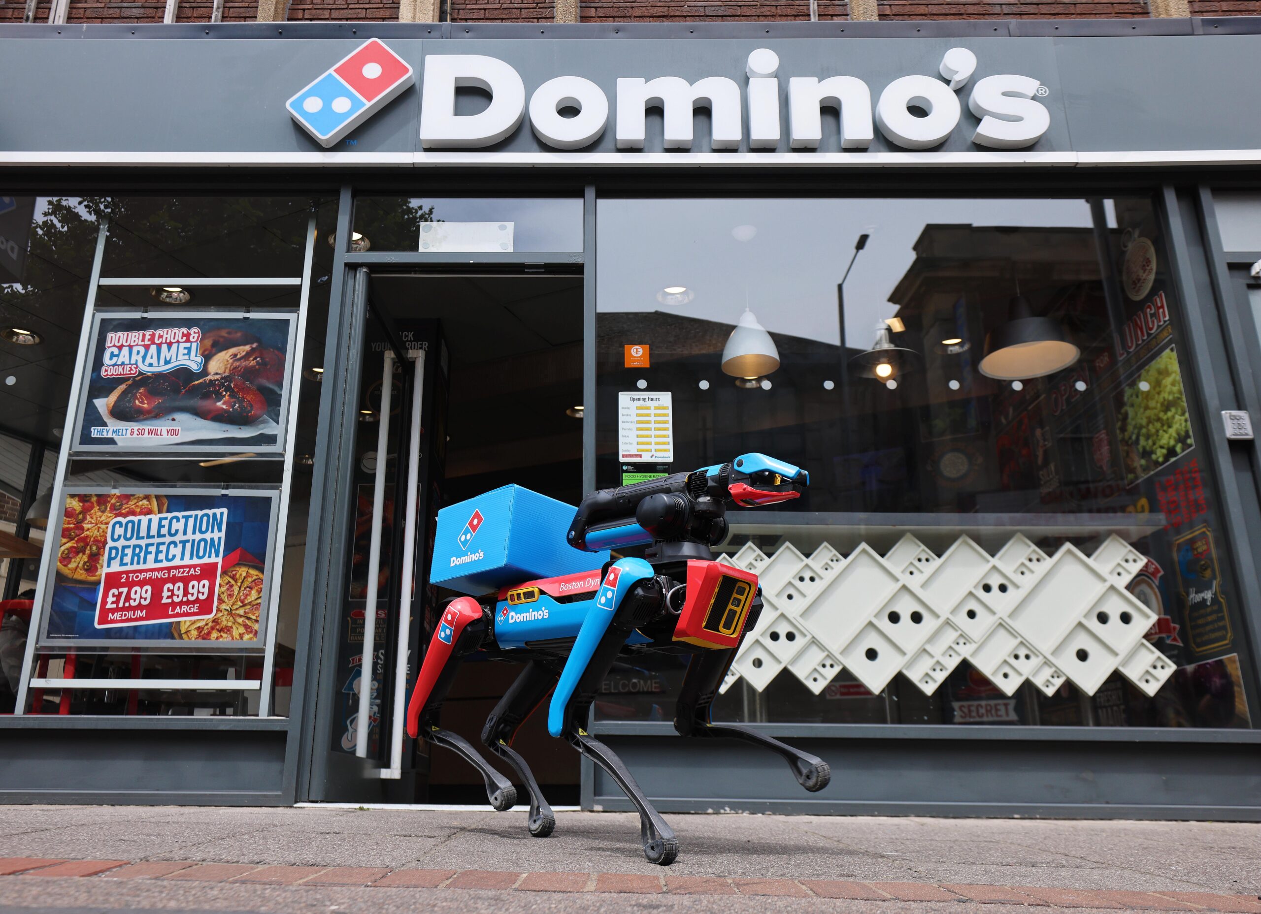 Domino’s trial robot dog for pizza deliveries | Famous Campaigns