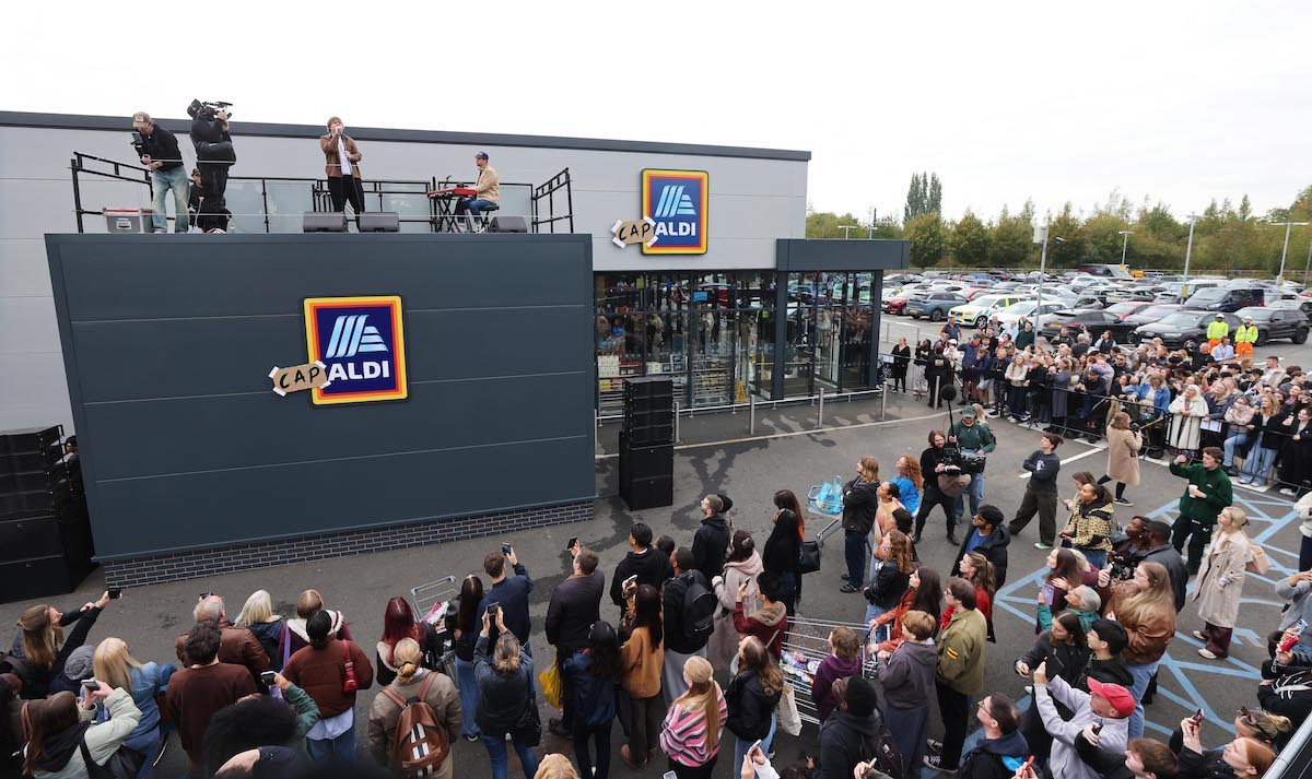 Lewis Capaldi rebrands aldi as “cap-aldi” for surprise rooftop gig ...